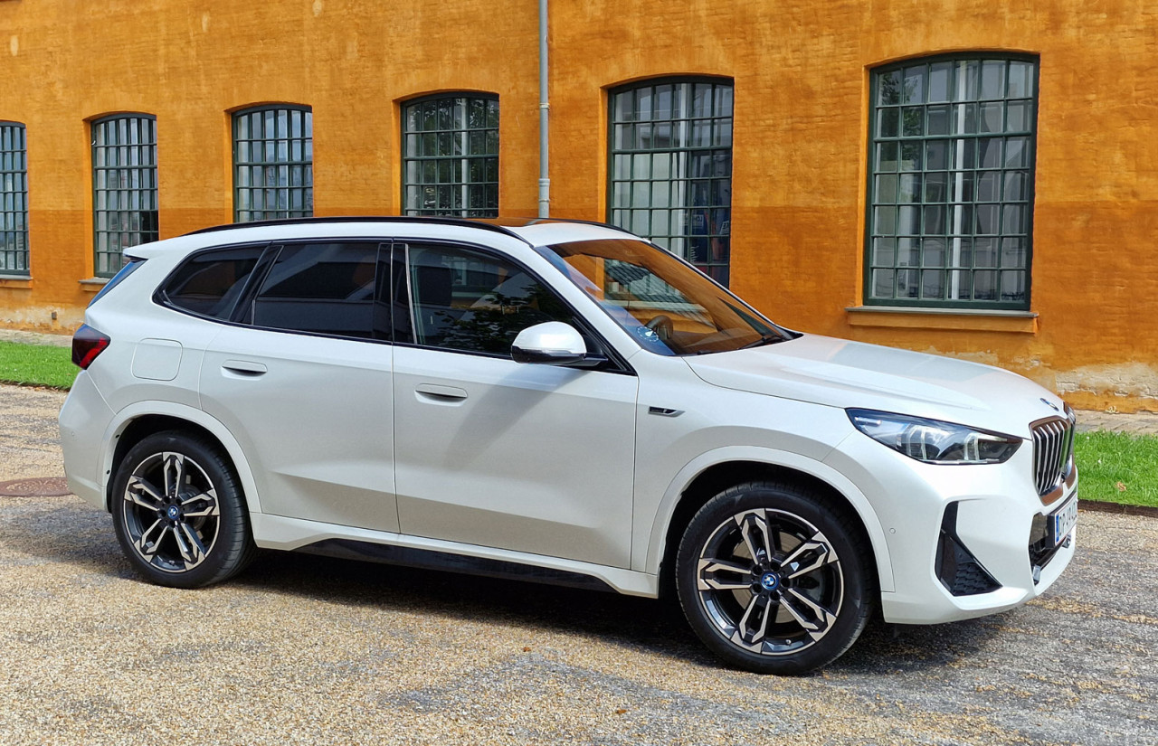 BMW X1 xDrive30e: Dynamisk og harmonisk kompakt SUV - EasyBlog