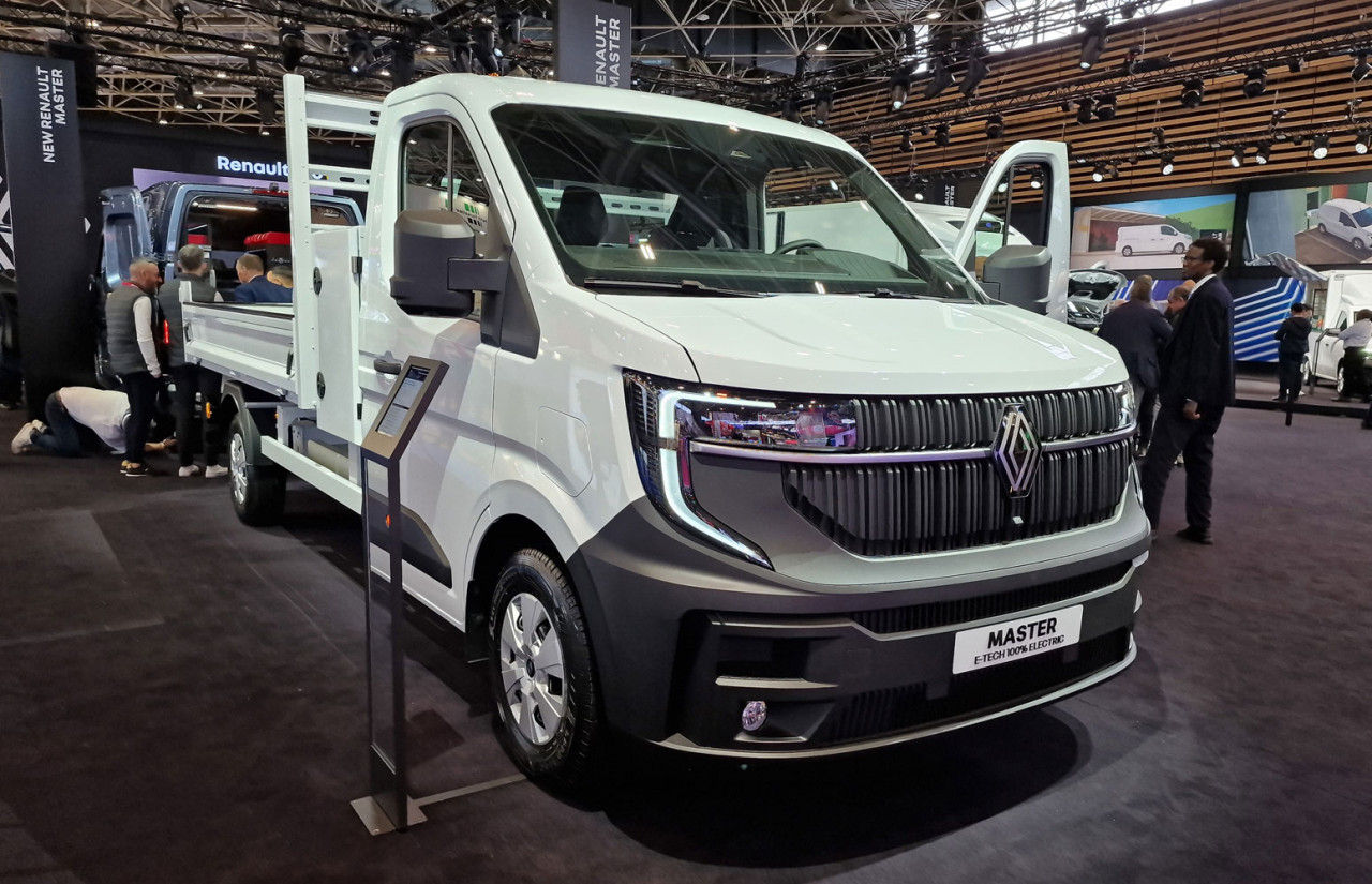 Renault Master: Fleksibelt "el-værktøj" på multi-energi platform - EasyBlog